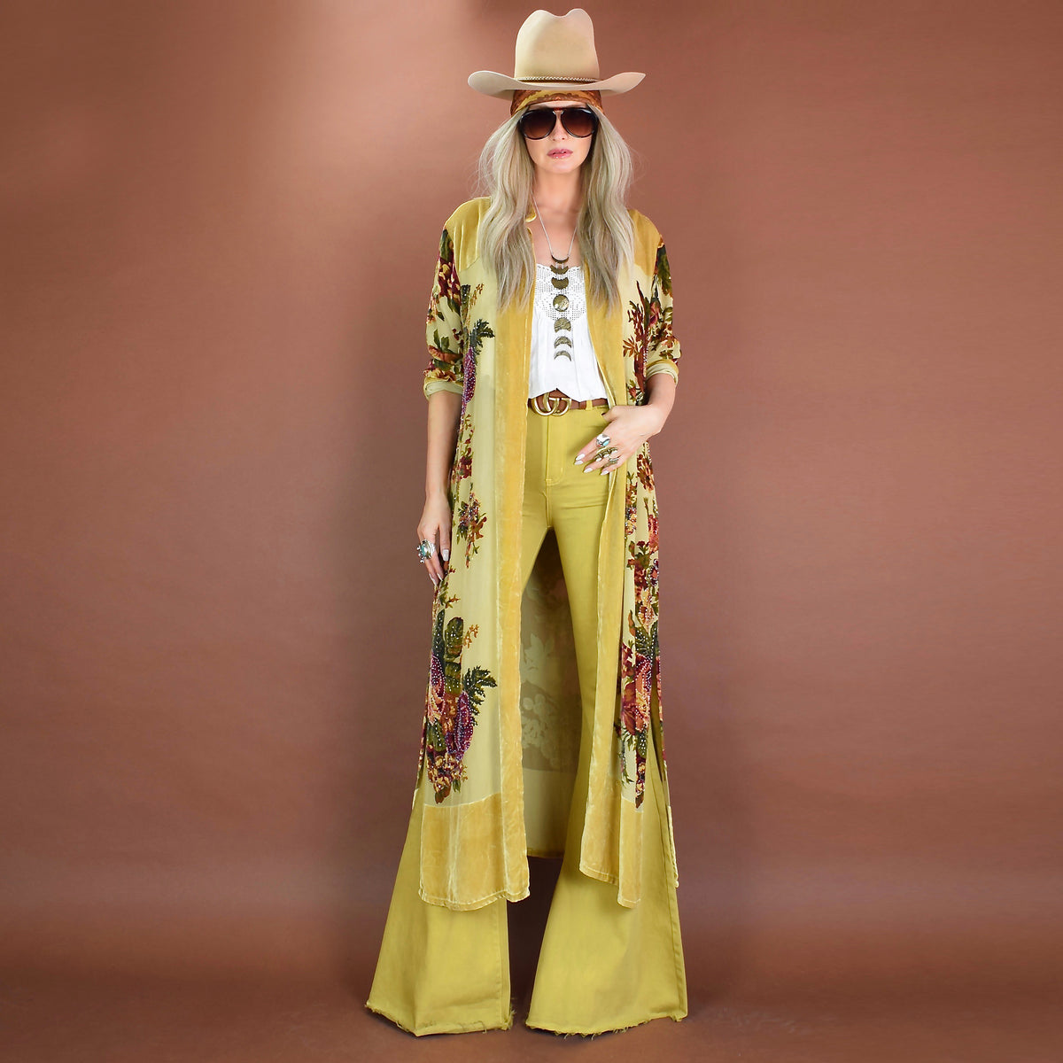 Dolly Dagger (Light Mustard) – girl on a vine