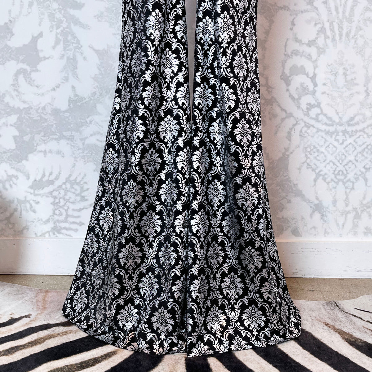 Metal Guru – girl on a vine