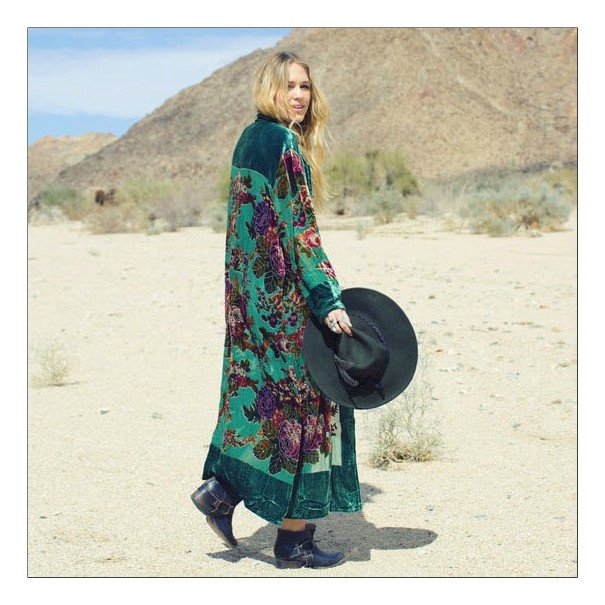 Dolly Dagger – girl on a vine